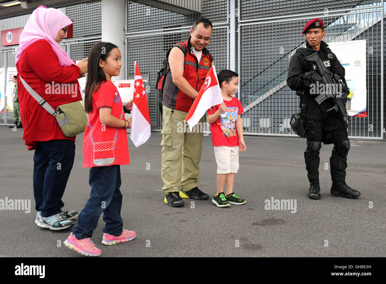 Singapore. 9th Aug, 2016. A member of the Special Operations Command ...