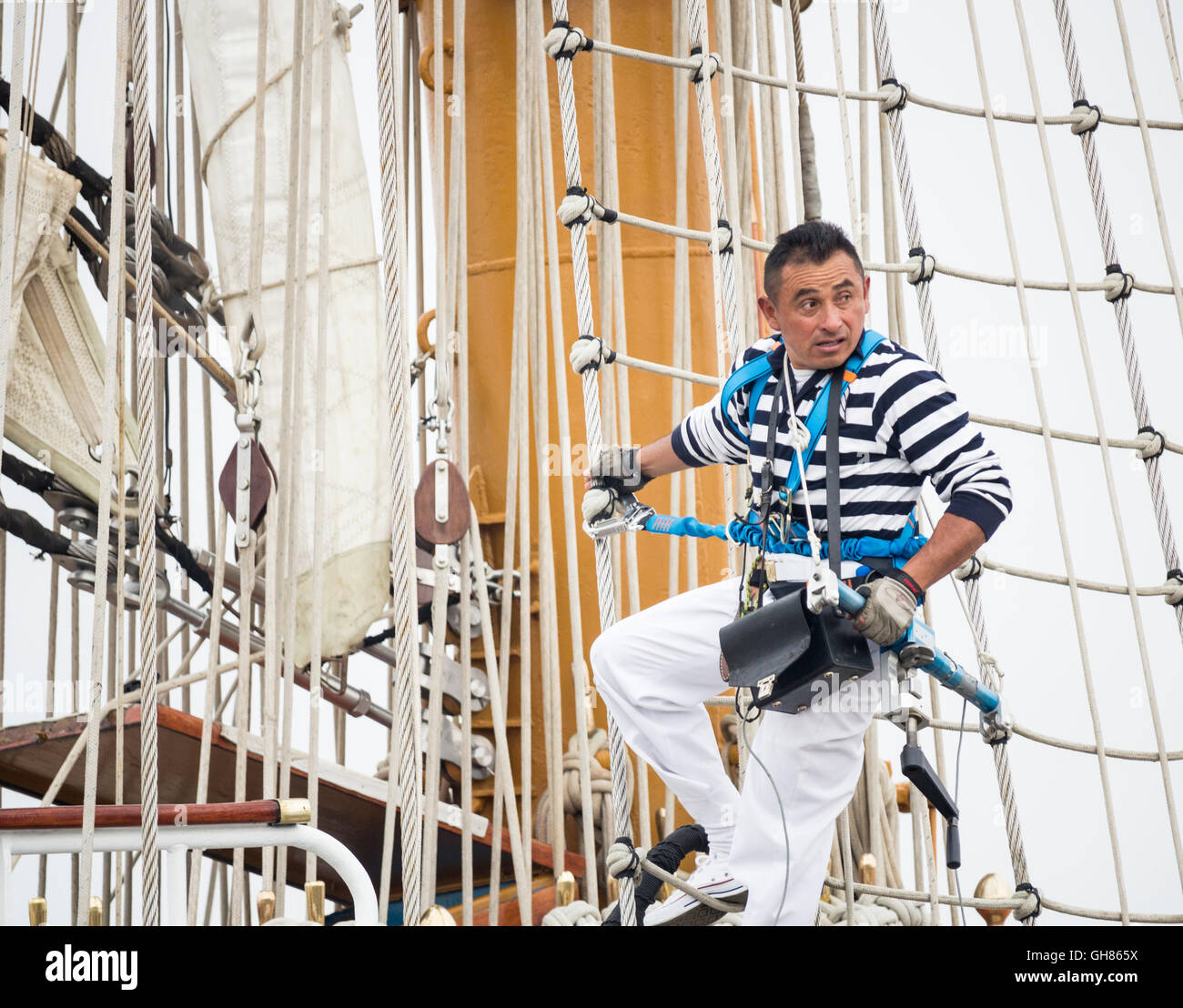 Crew climbing the rigging of Mexican navy training ship, Cuauhtemoc ...