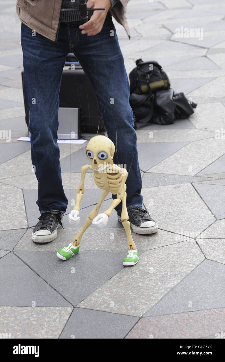 Copenhagen, Denmark. 09th Aug, 2016. Foreign street entertainer ...