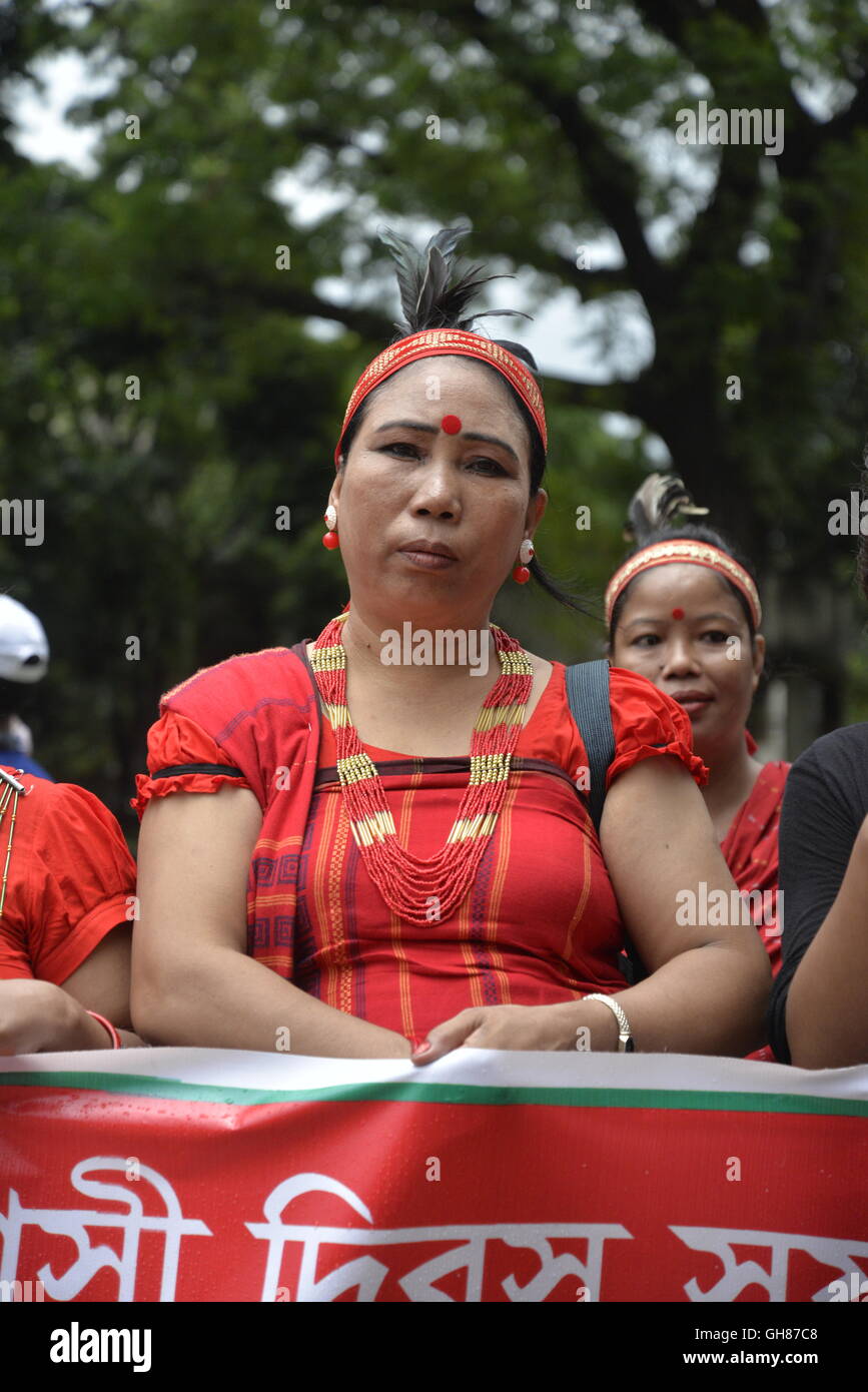 Dhaka, Bangladesh. 9th August, 2016. Bangladeshi Indigenous people ...