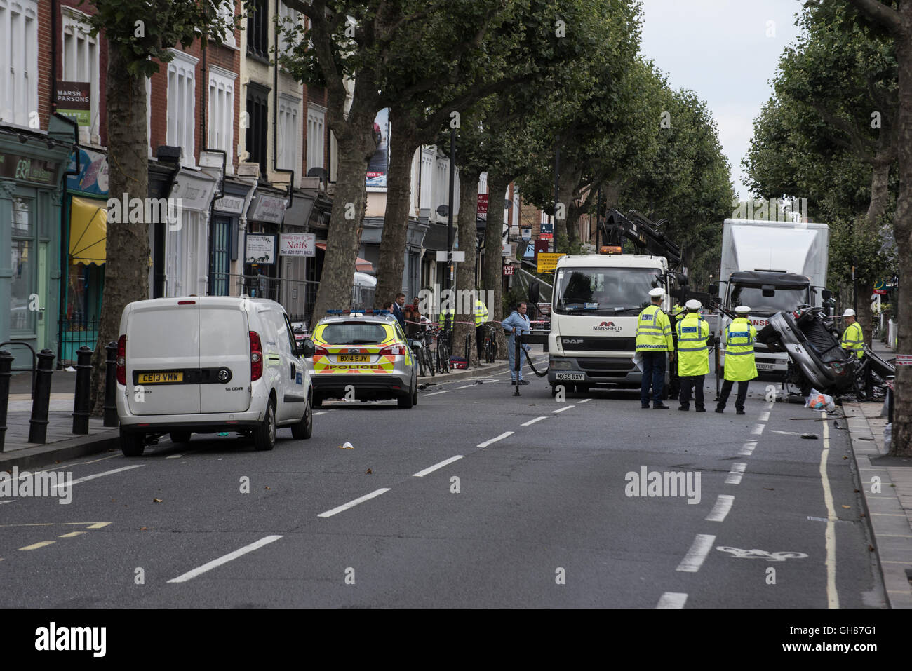 London, UK. 9th August, 2016. The wreckage of a car on Wandsworth ...