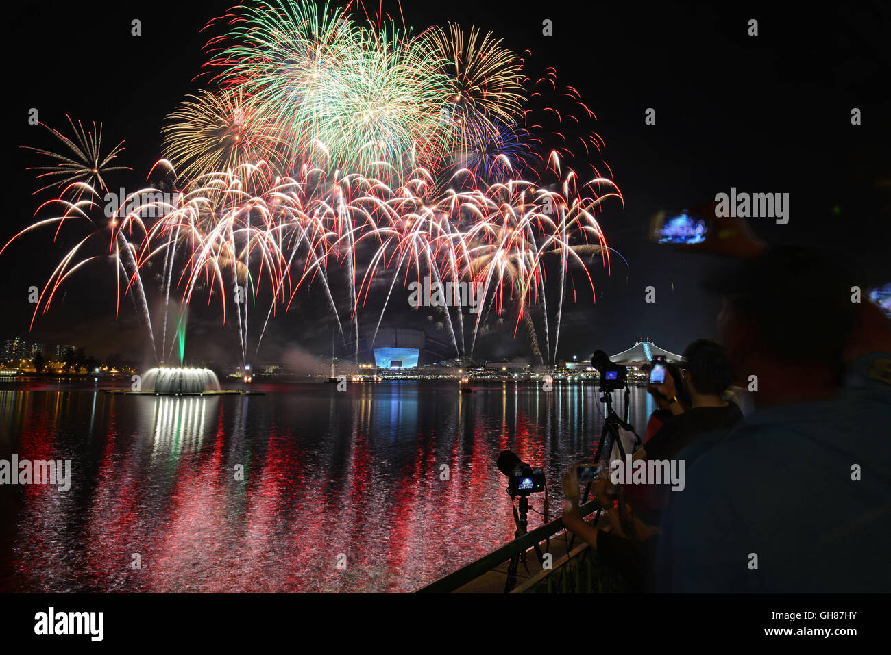 Singapore national day parade fireworks hi-res stock photography and ...
