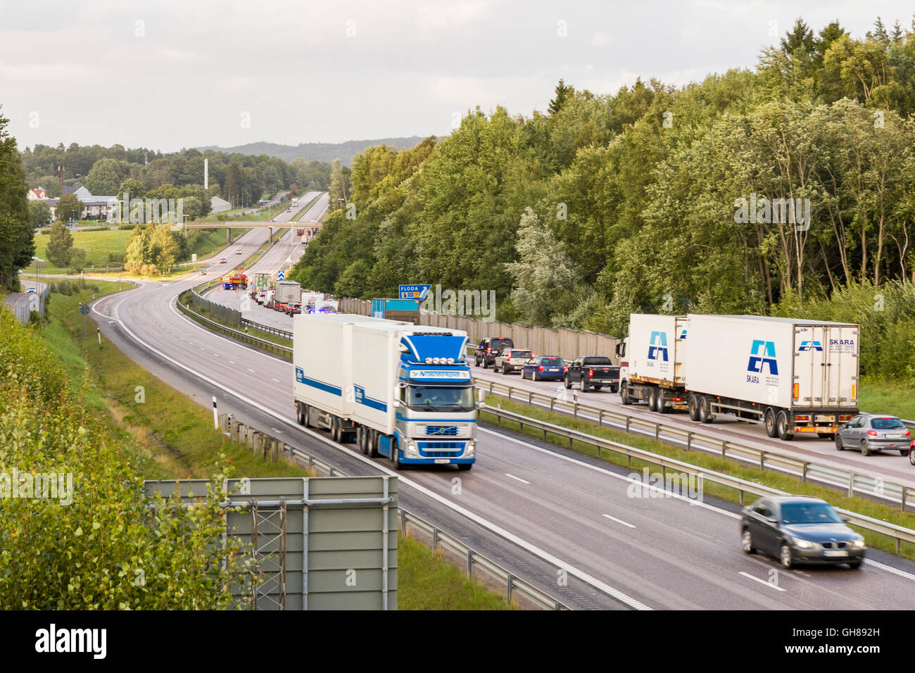 Sweden: E20 motorway, Floda, Sweden, 9th Aug 2016. E20 motorway ...