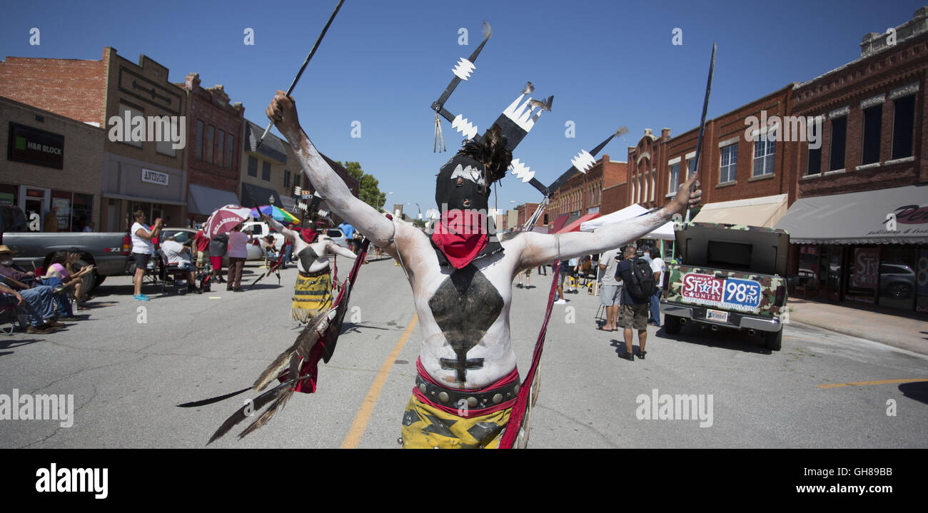 Apache dance hi-res stock photography and images - Alamy