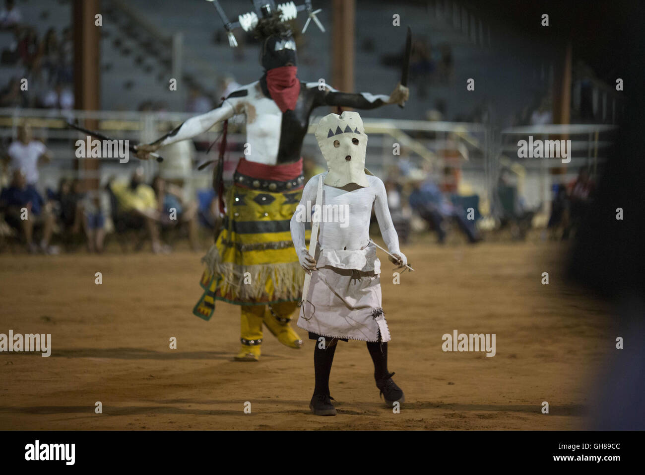 Apache indian family hi-res stock photography and images - Alamy