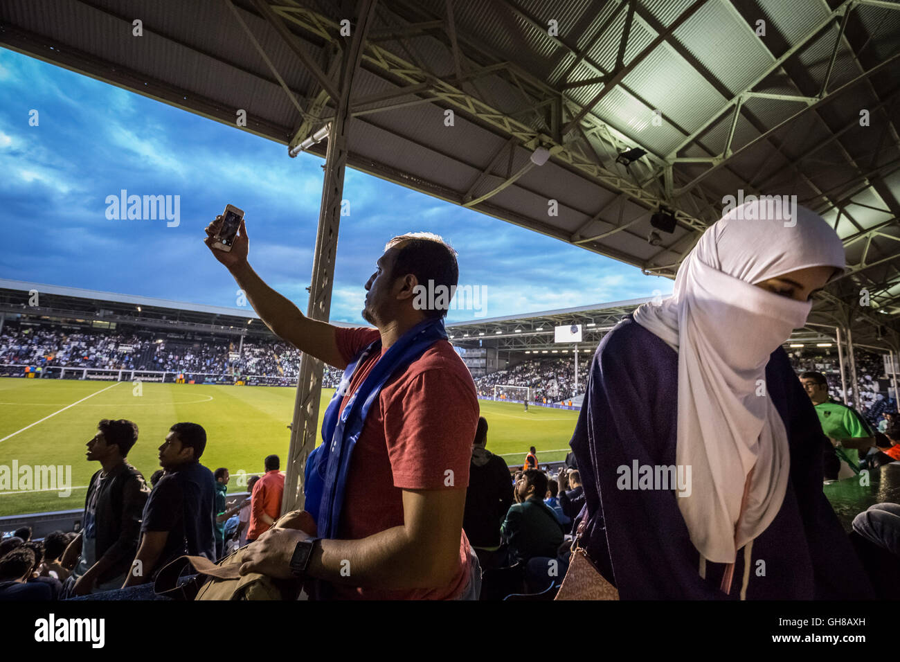 London, UK. 8th August, 2016. Saudis and other middle-eastern fans ...