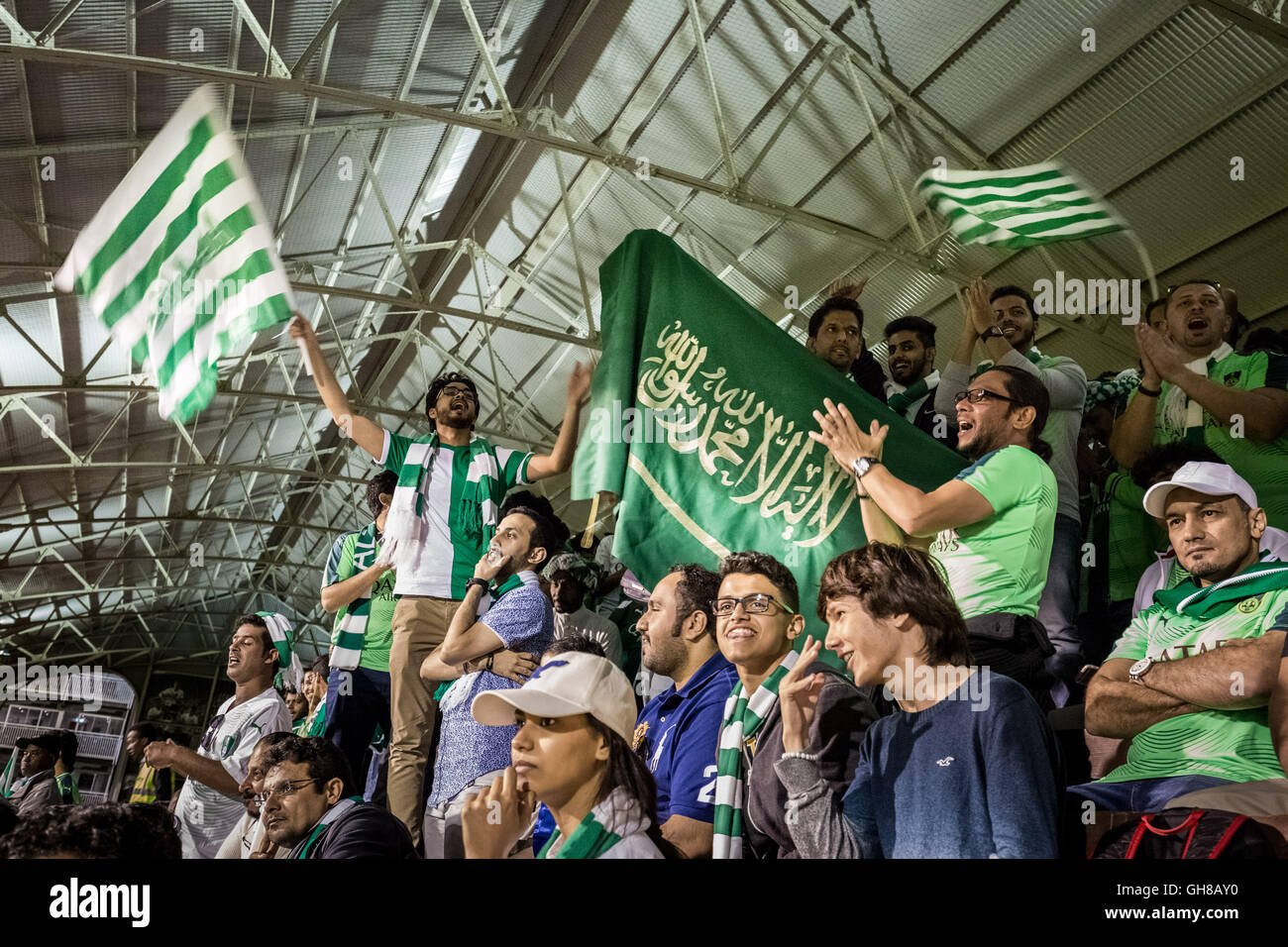 Fulham fans with flag hi-res stock photography and images - Alamy