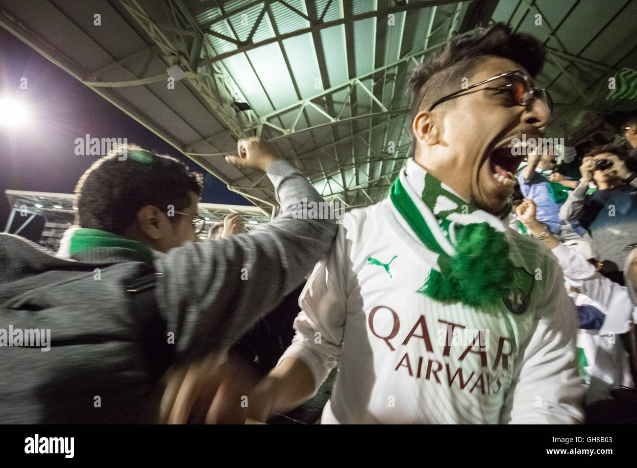 Saudi arabian football fans hi-res stock photography and images - Alamy