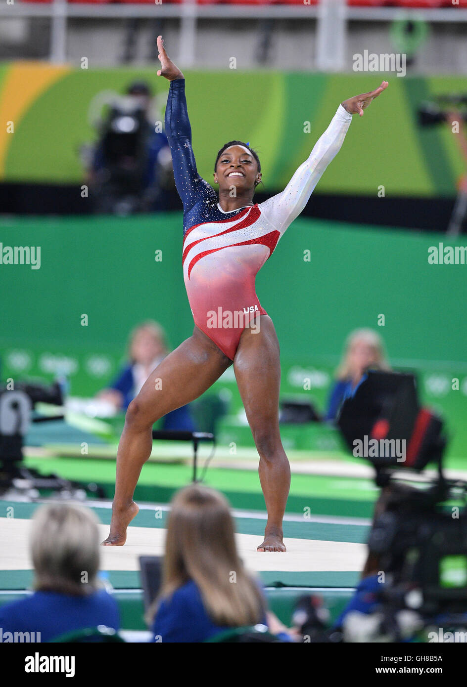 Simone biles hi-res stock photography and images - Alamy
