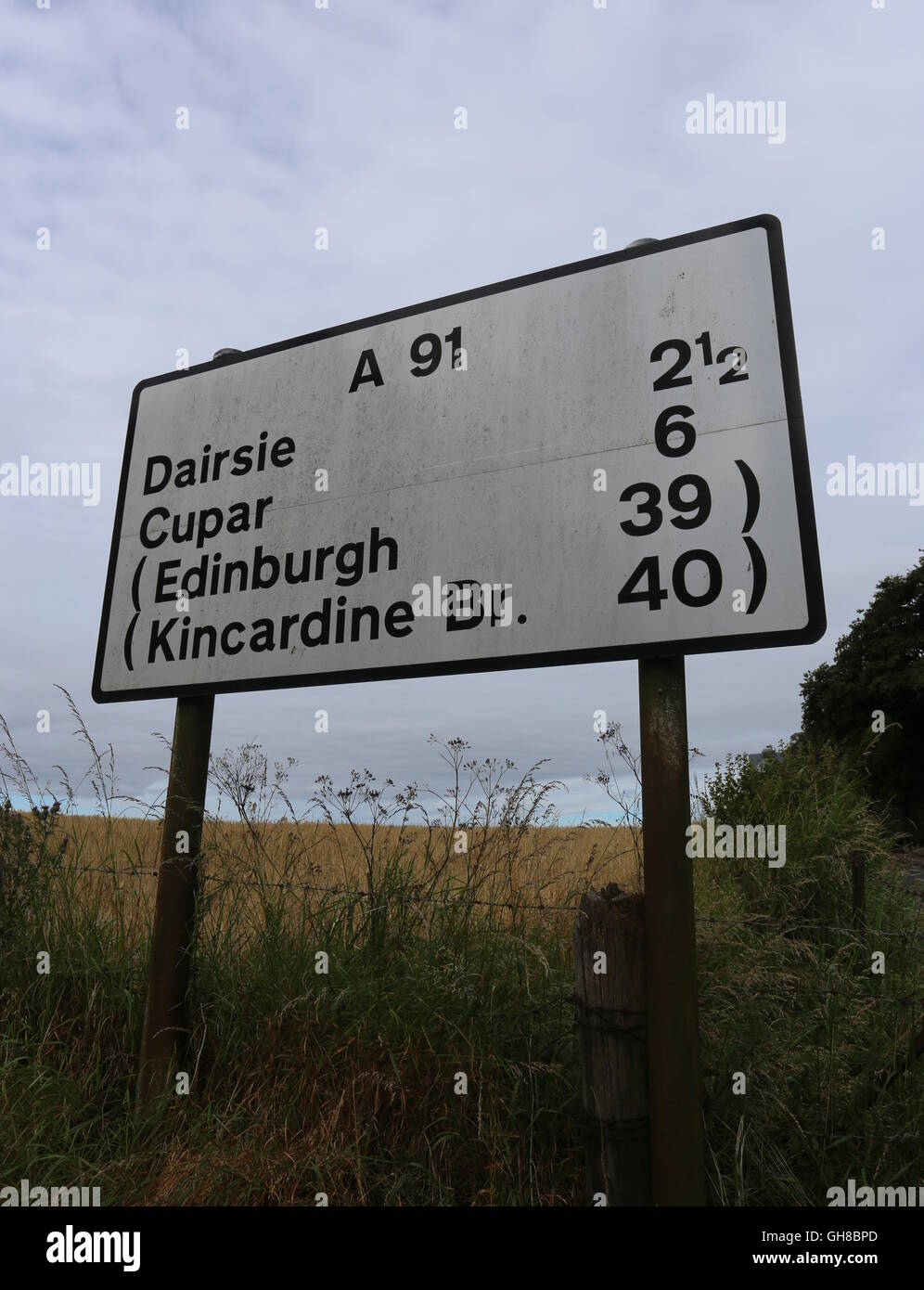 Mileage sign Guardbridge Fife Scotland July 2016 Stock Photo - Alamy