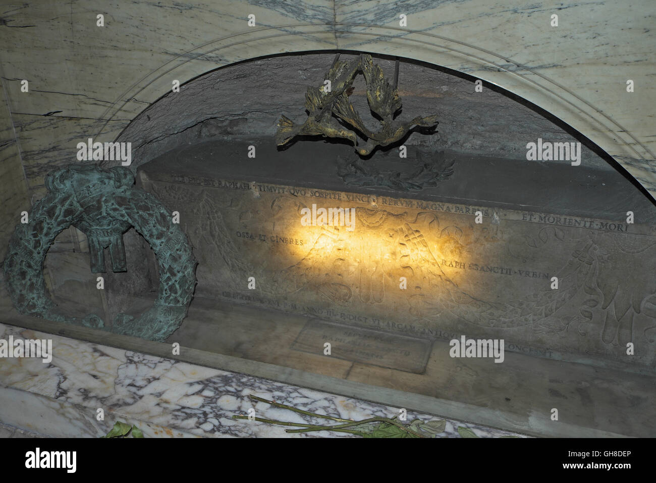 Raphael's tomb, Pantheon, Rome, Italy Stock Photo - Alamy