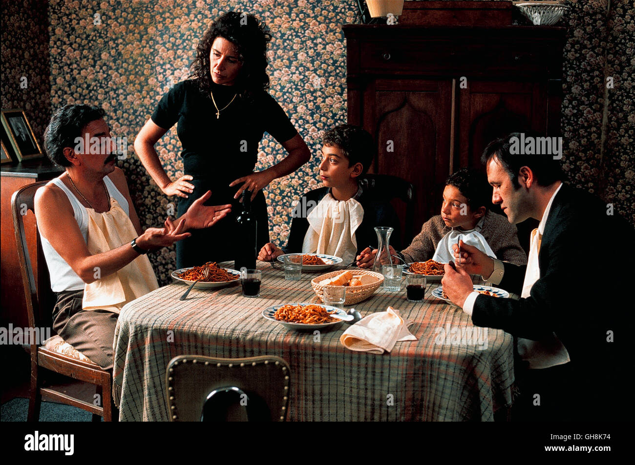 SOLINO / Solino D 2002 / Fatih Akin Familie Amato Regie: Fatih Akin aka ...