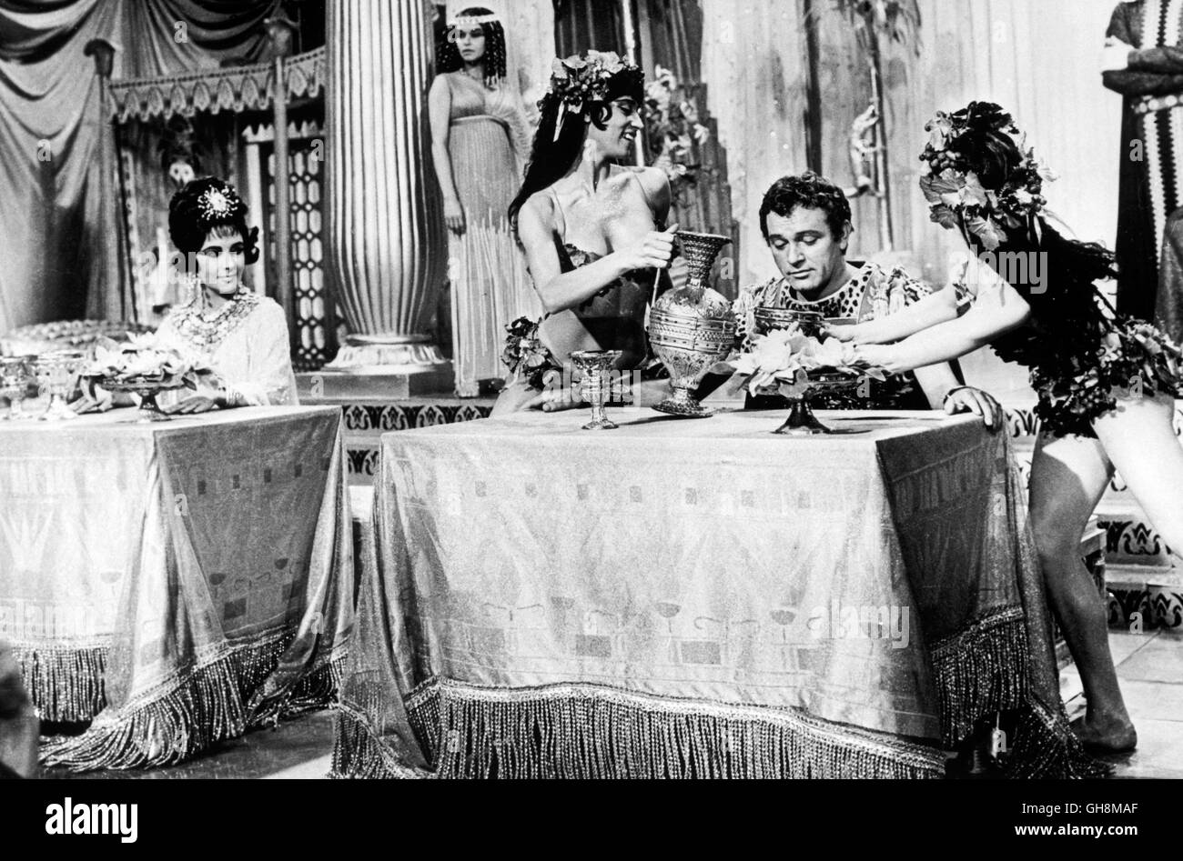 Movie scene cleopatra 1963 hi-res stock photography and images - Alamy
