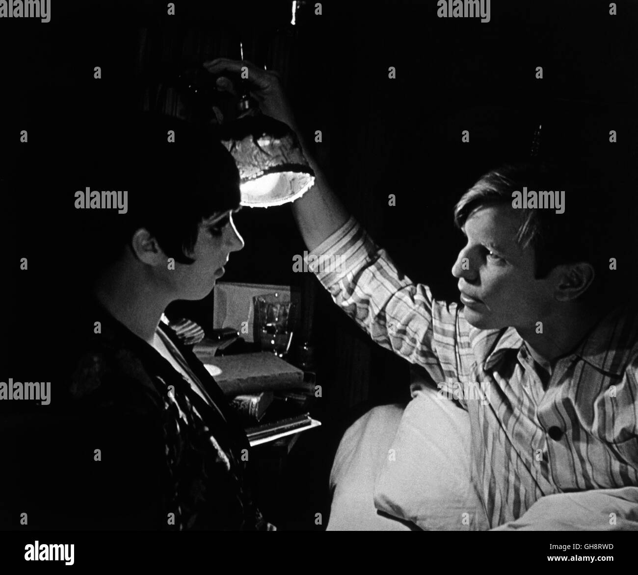 Michael york liza minnelli cabaret Black and White Stock Photos ...