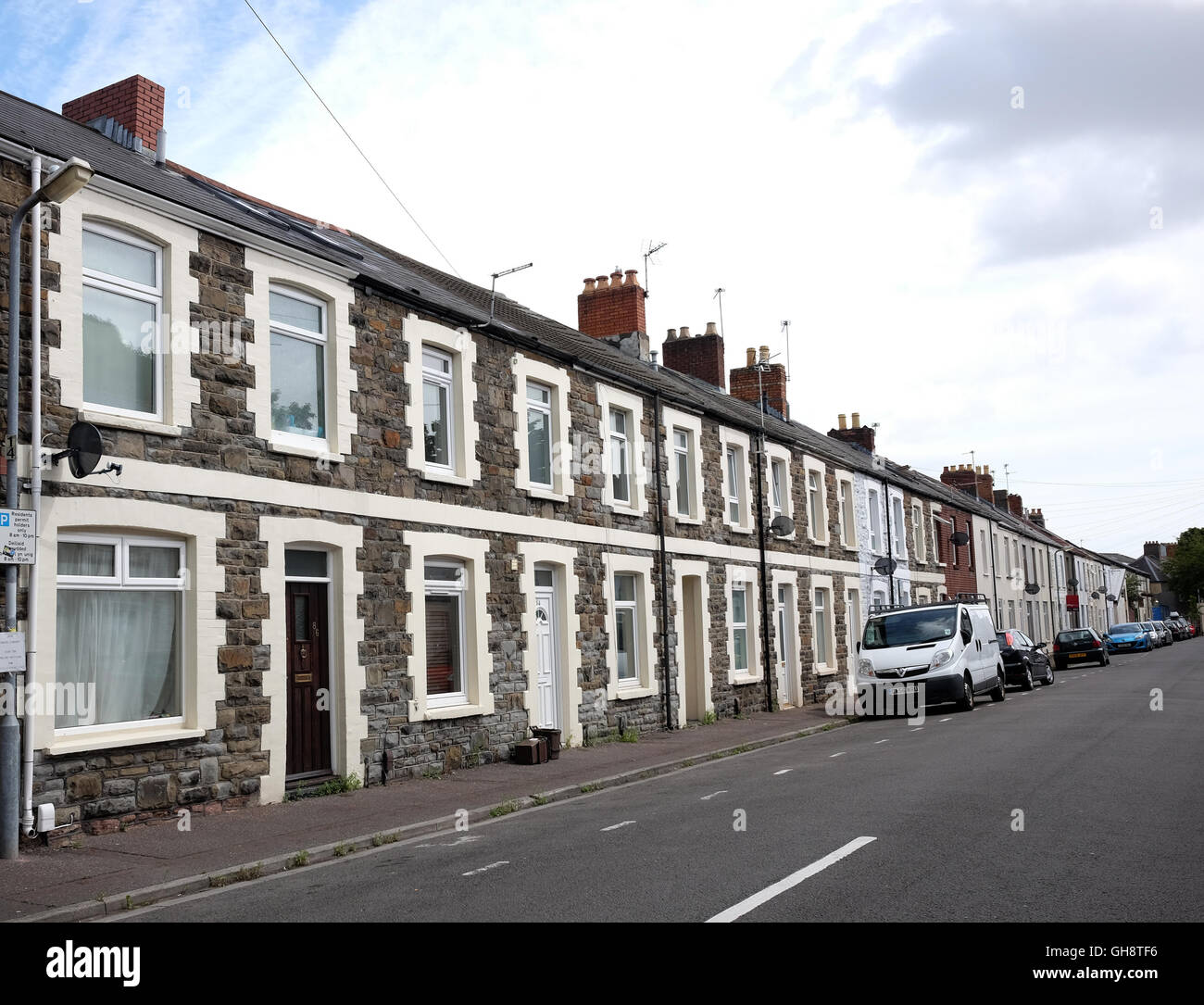 Terrace homes in Central Cardiff, August 2016 Stock Photo - Alamy