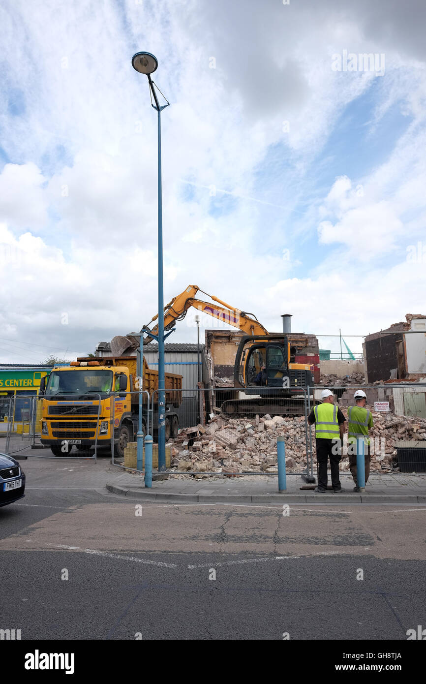 Contract workers hi-res stock photography and images - Alamy