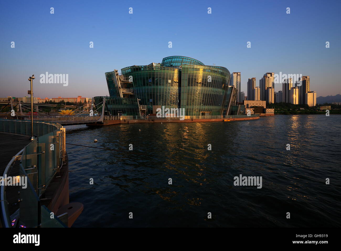 Seoul han river park hi-res stock photography and images - Alamy