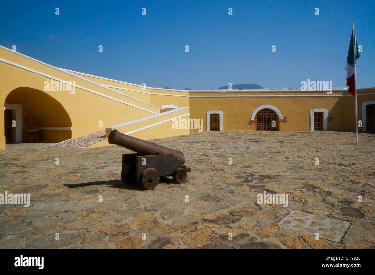 Historic Spanish fort and Museum in Acapulco, Mexico. Fort San Diego in ...