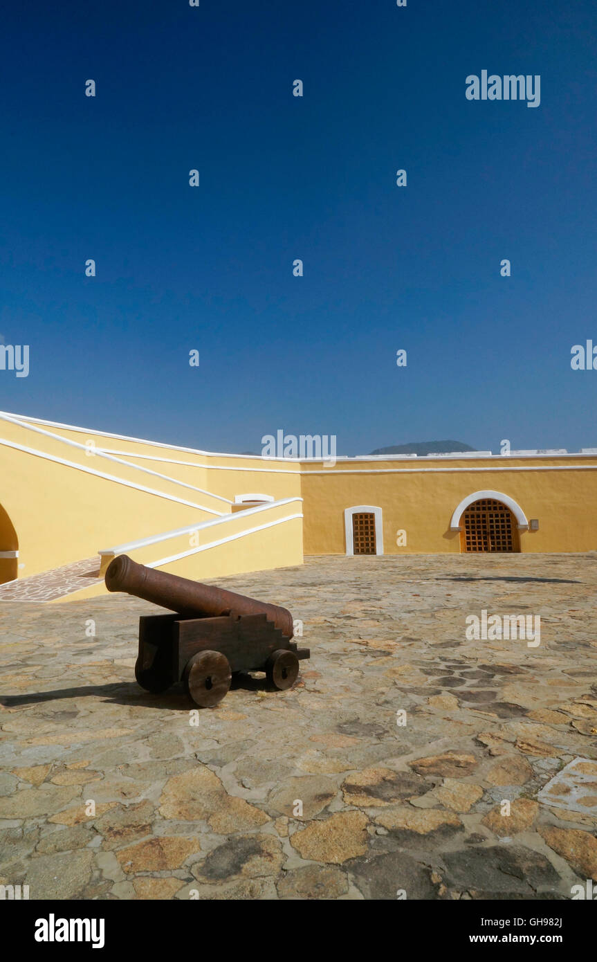 Historic Spanish fort and Museum in Acapulco, Mexico. Fort San Diego in ...