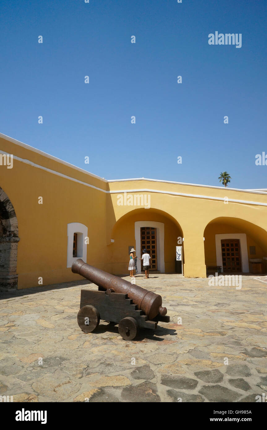Historic Spanish fort and Museum in Acapulco, Mexico. Fort San Diego in ...