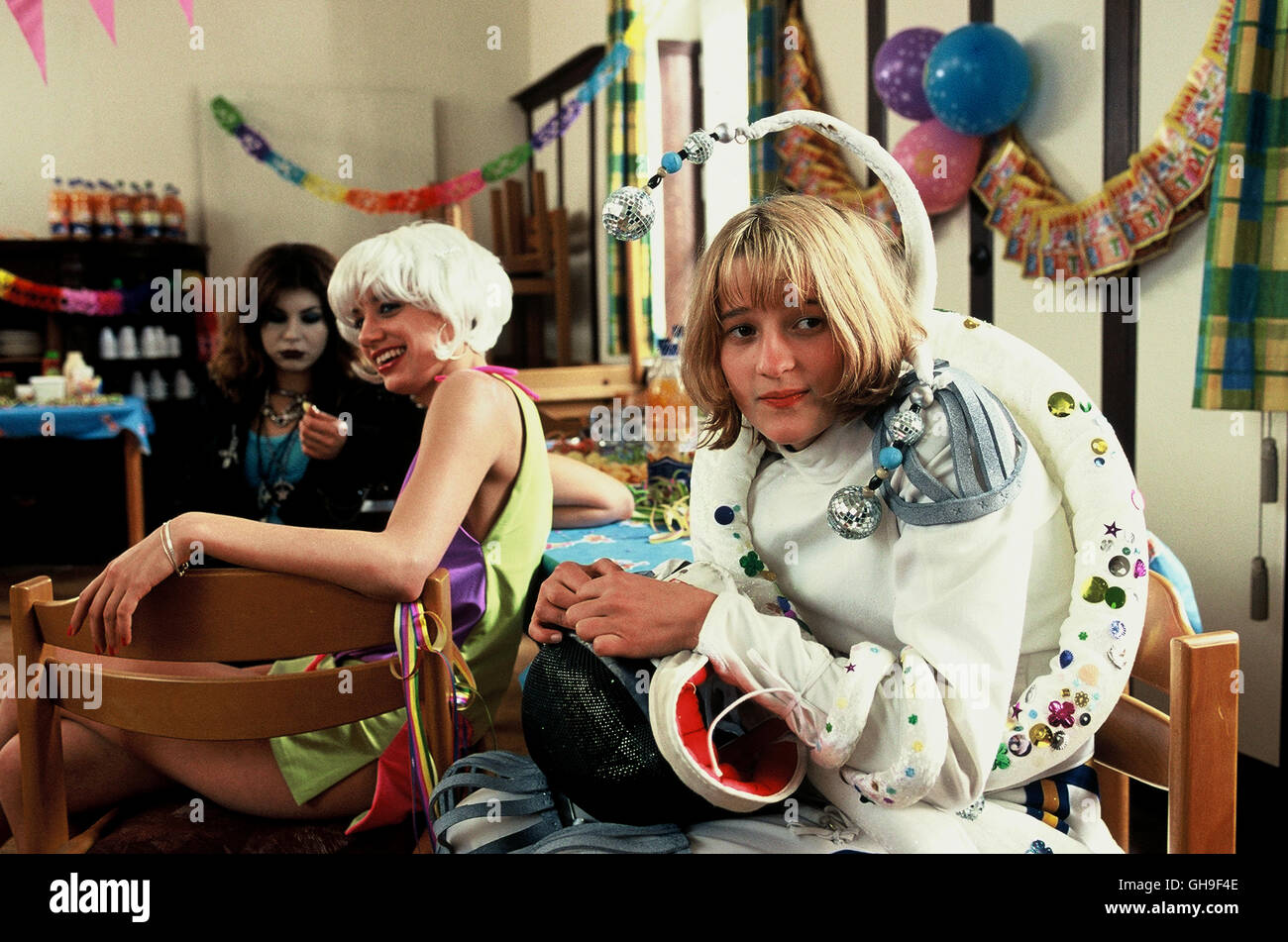 Alice (MARIA KWIATKOWSKY), Josefine (JYTTE-MERLE BÖHRNSEN) und Martha ...