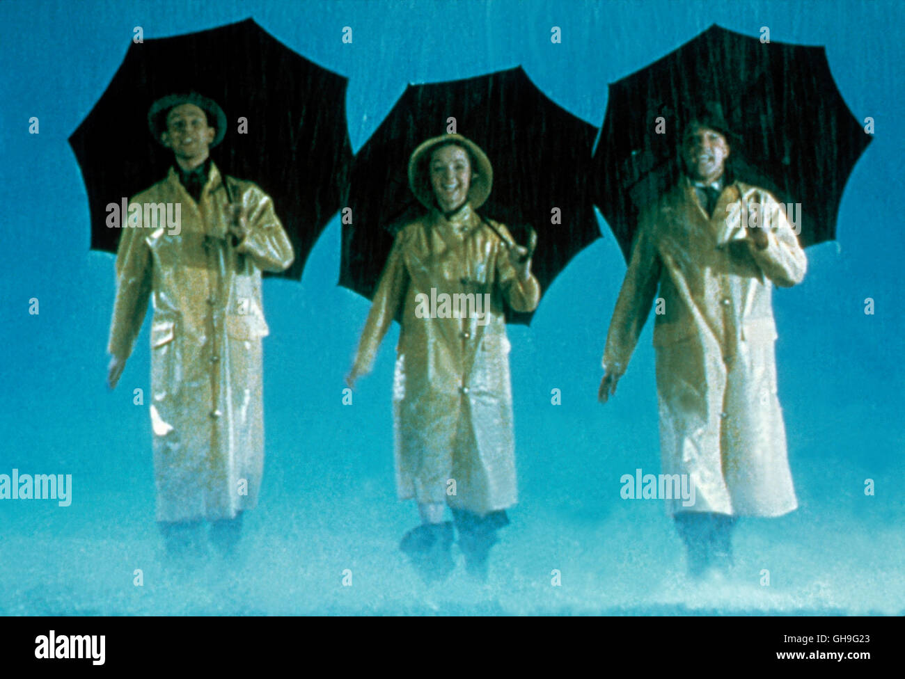 Gene kelly singing in the rain hi-res stock photography and images - Alamy