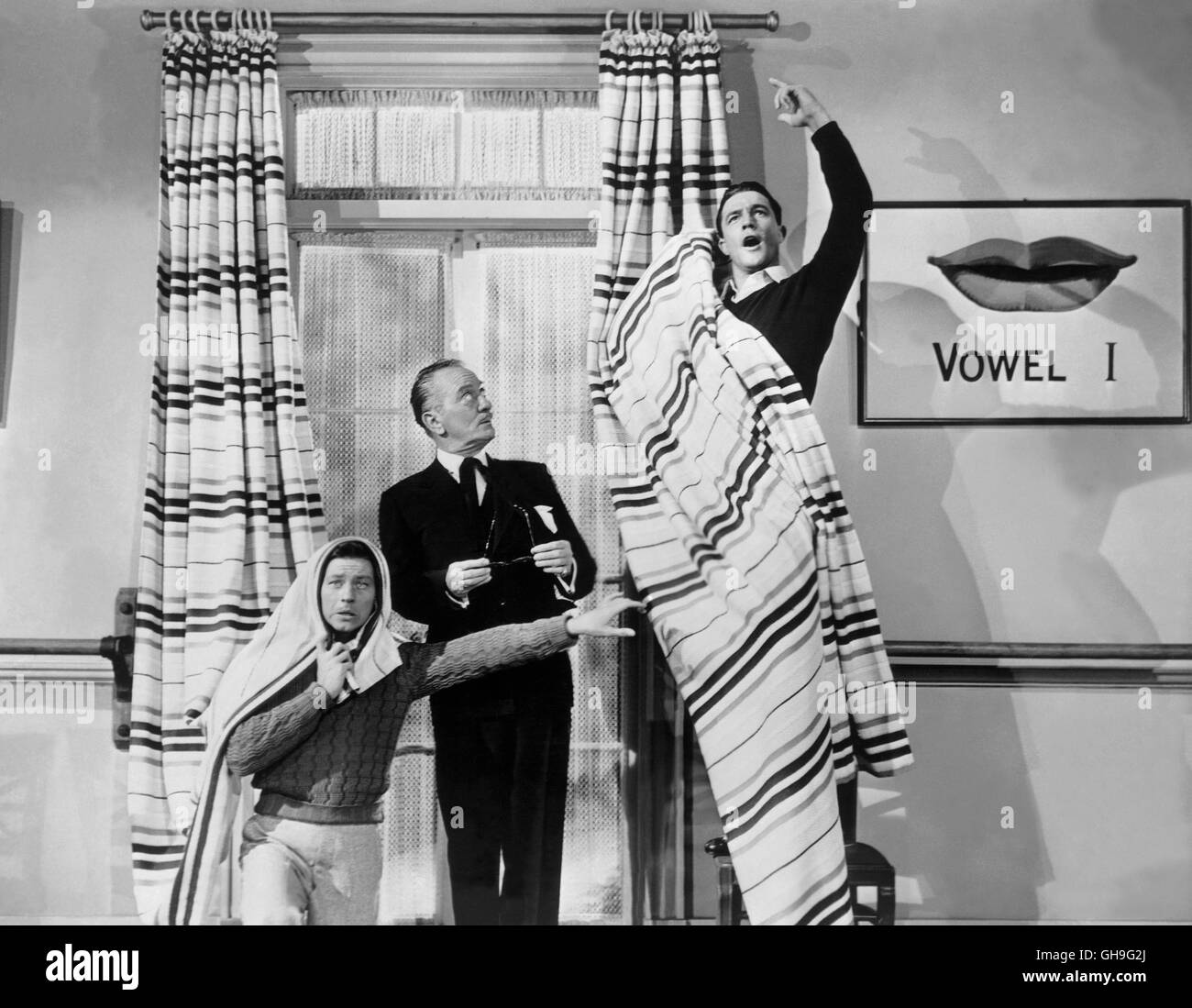 DONALD O'CONNOR (Cosmo Brown), MILLARD MITCHELL (R.F.Simpson), GENE ...