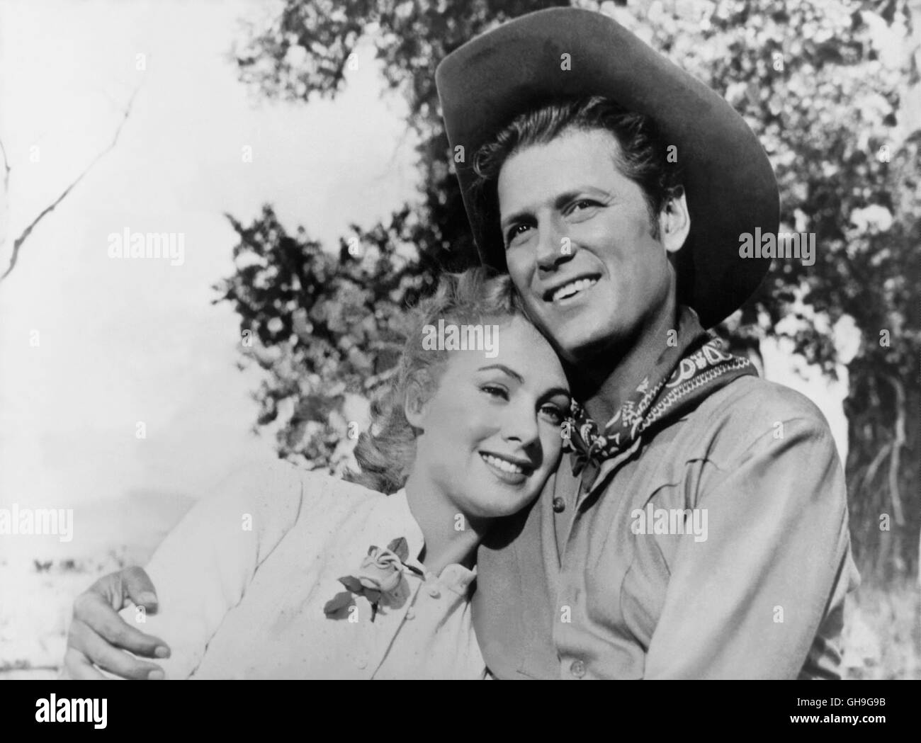 SHIRLEY JONES (Laurey Williams), GORDON MACRAE (Curly McLain) Film ...