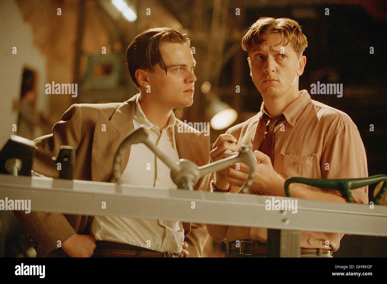 AVIATOR USA 2004 Martin Scorsese LEONARDO DI CAPRIO (Howard Hughes) und ...