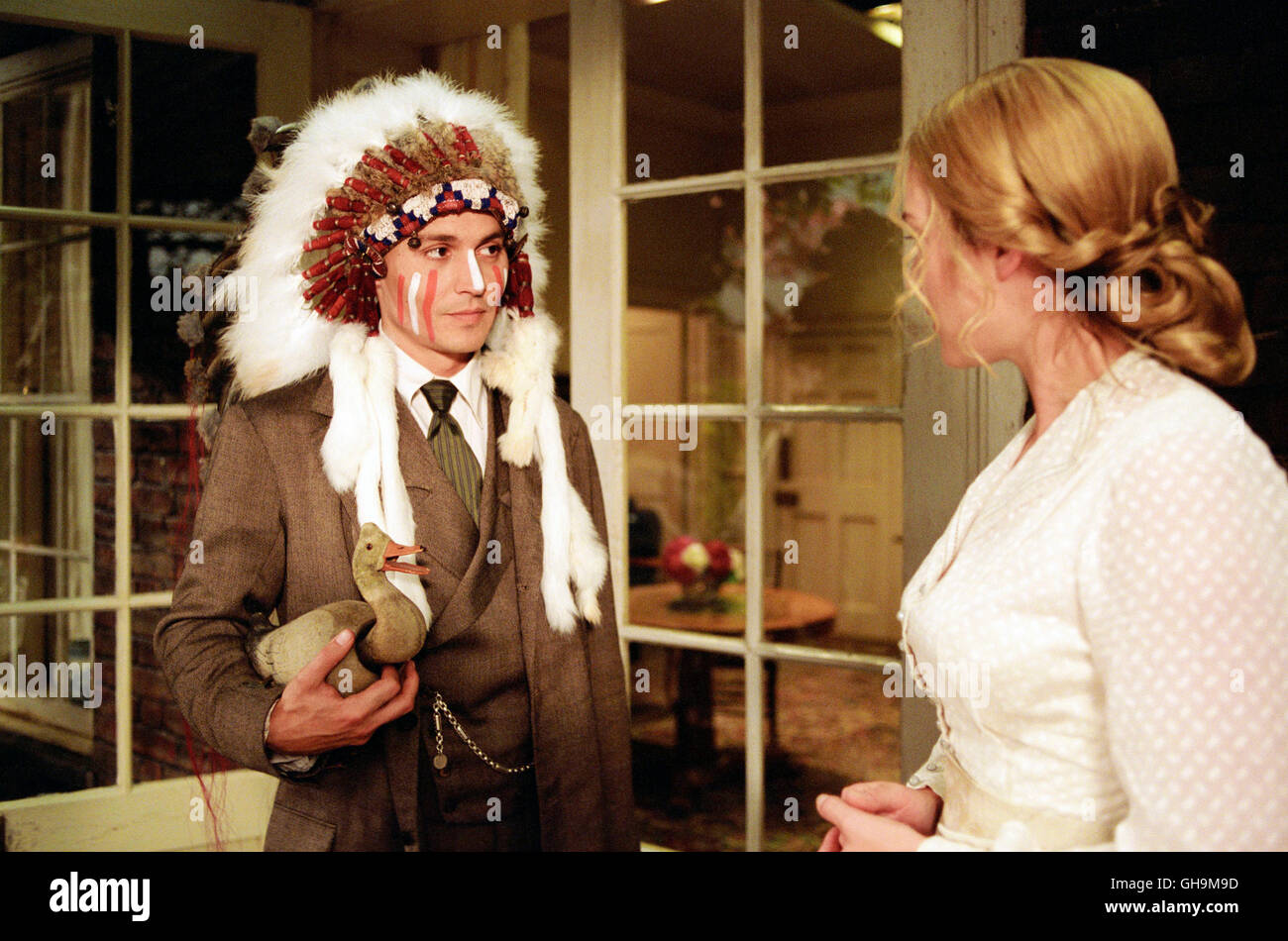 Johnny depp finding neverland 2004 hi-res stock photography and images ...