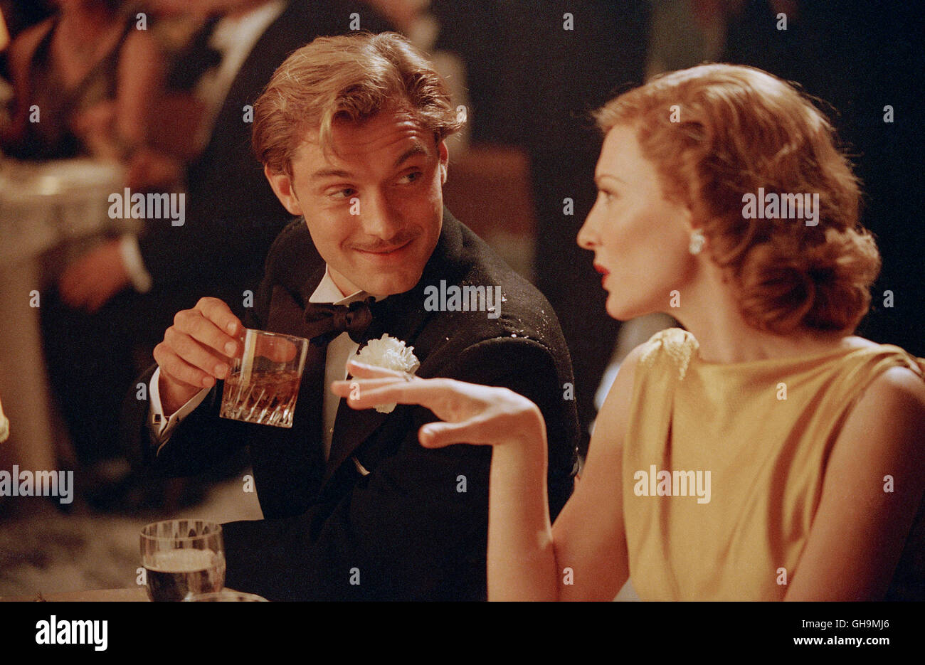 The aviator 2004 cate blanchett hi-res stock photography and images - Alamy