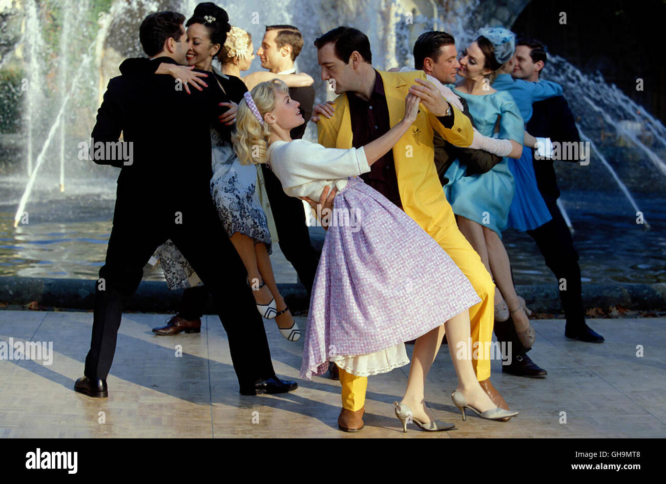 Beyond the sea movie 2004 hi-res stock photography and images - Alamy