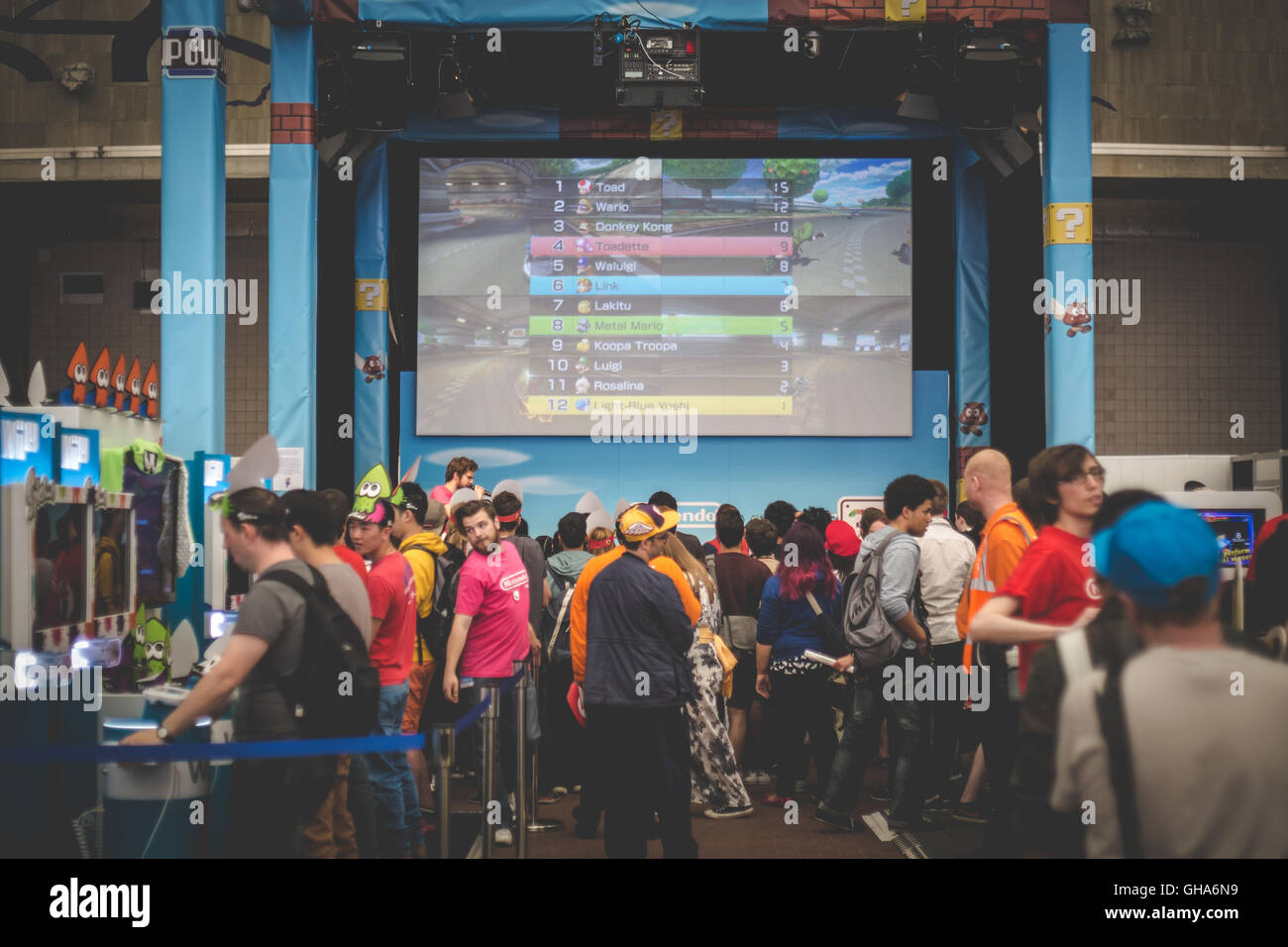 Gamers compete against each other in Hyper Japan 2015 Stock Photo - Alamy