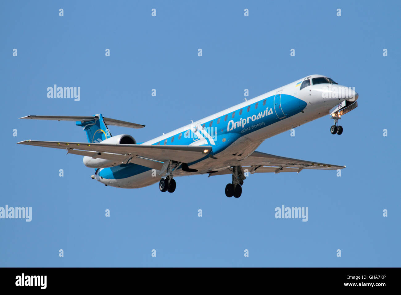 Small airliner hi-res stock photography and images - Alamy