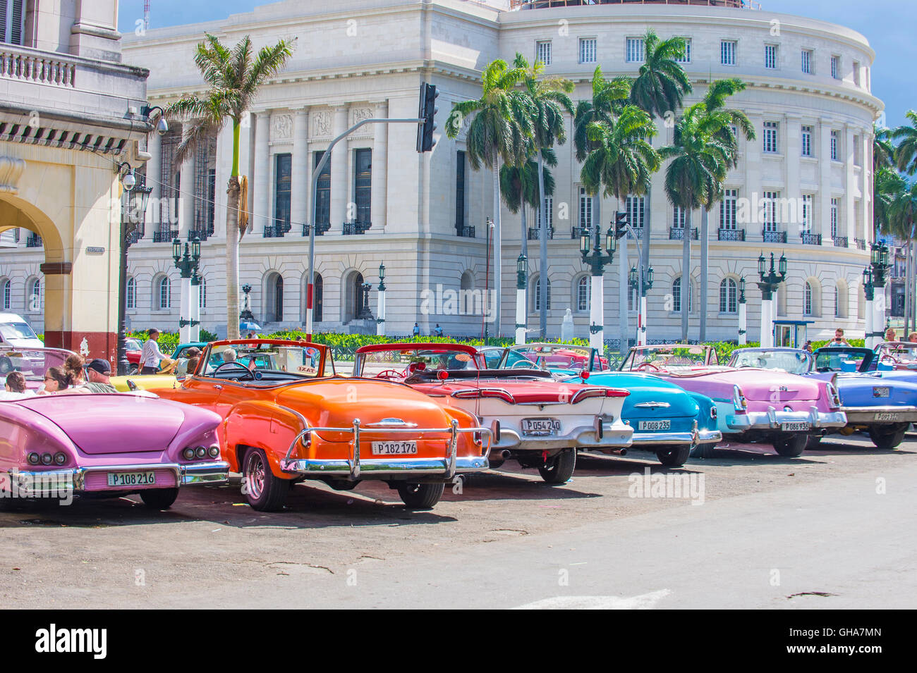 Havana havanas oldtimer hi-res stock photography and images - Alamy