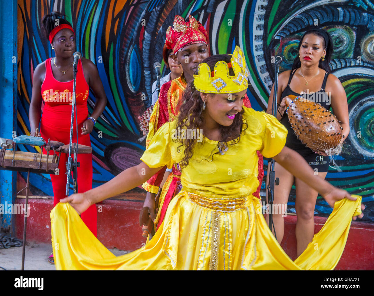 Rumba dancers in Havana Cuba Stock Photo - Alamy