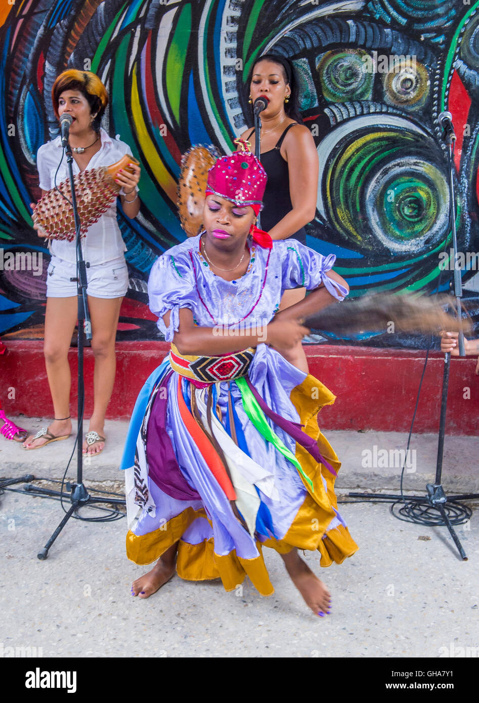 Rumba dancers in Havana Cuba Stock Photo - Alamy