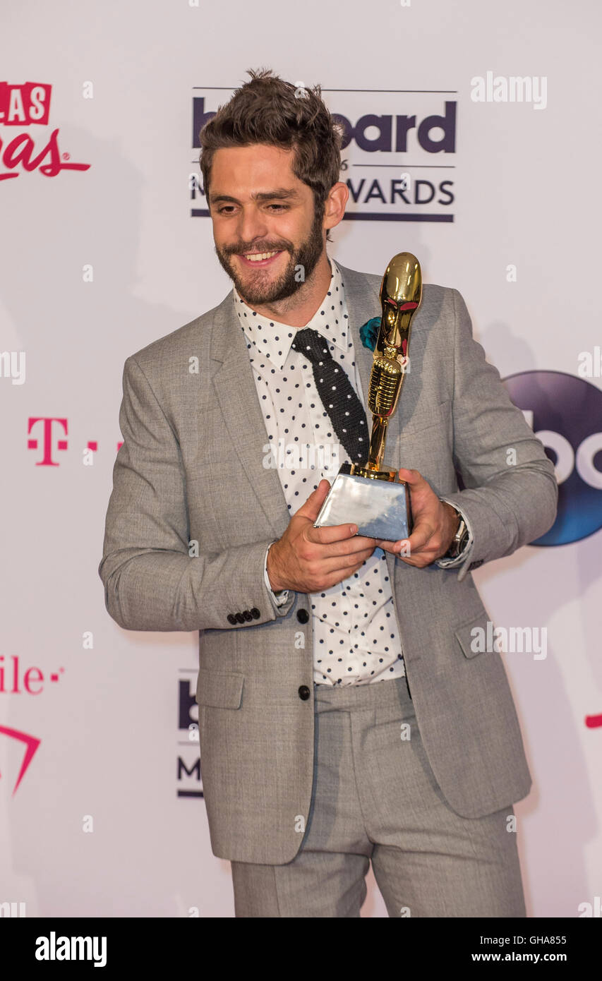 Thomas rhett poses hi-res stock photography and images - Alamy