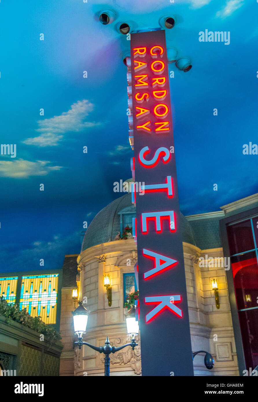 Gordon ramsay restaurant hi-res stock photography and images - Alamy