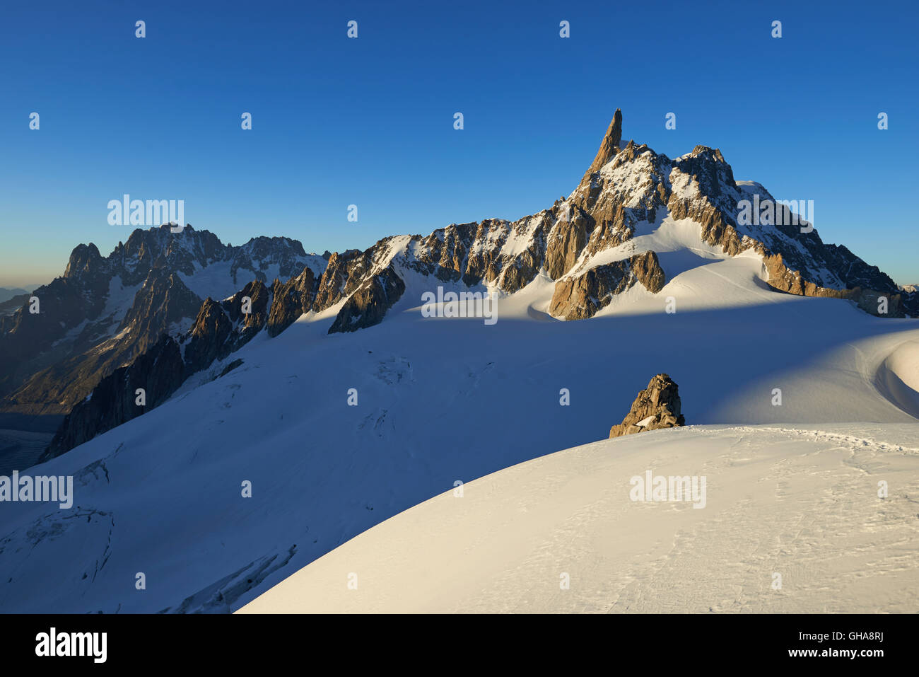 geography / travel, France, Dent du Geant (4013 m), Mont-Blanc range ...