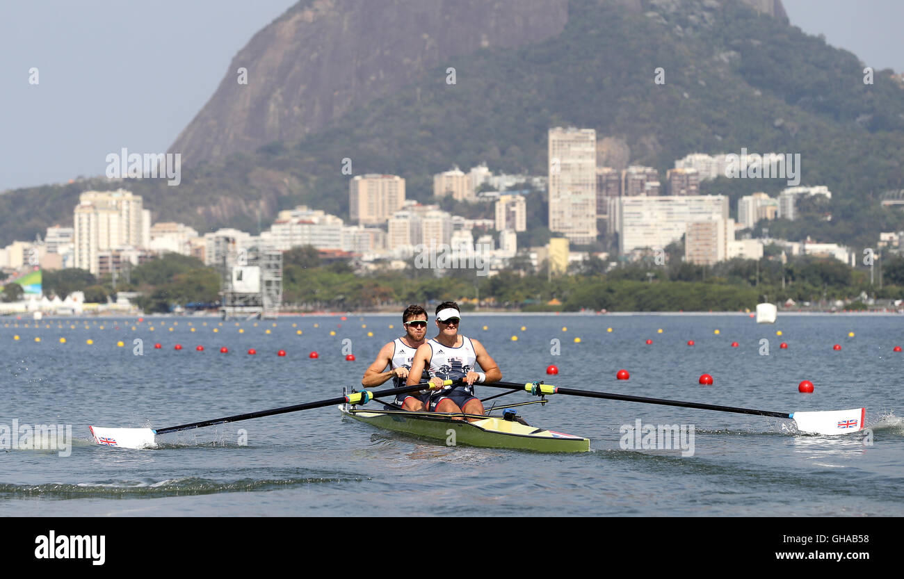 Great Britain's Alan Sinclair and Stewart Innes compete in the Men's ...