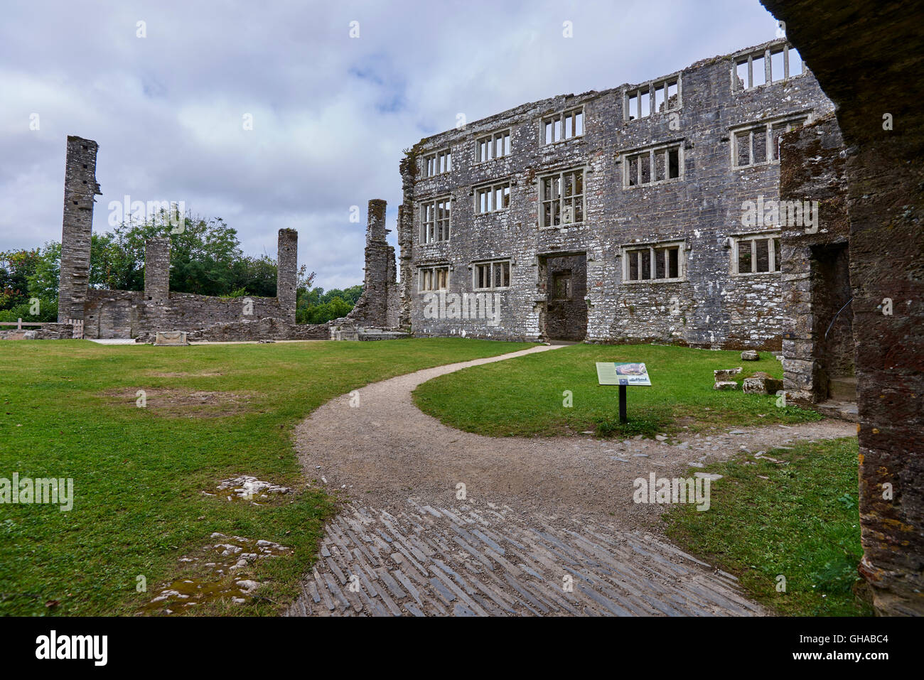 Berry Pomeroy Castle, a Tudor mansion within the walls of an earlier ...