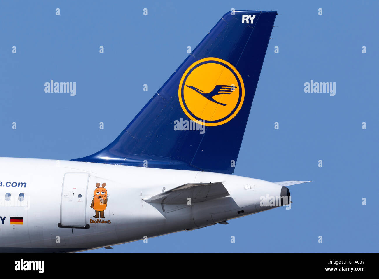 Lufthansa Airbus A321-131 [D-AIRY] tail section close up sporting an ...