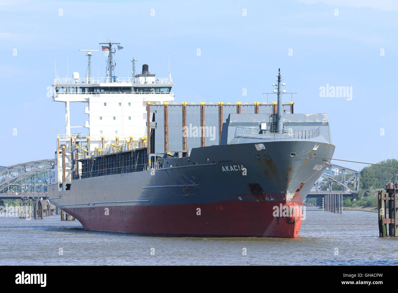 13713 tonne container ship Akacia in Hamburg harbour Stock Photo - Alamy