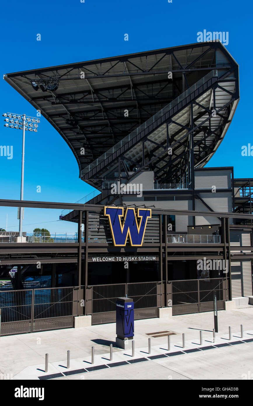 Seattle stadium district hi-res stock photography and images - Alamy