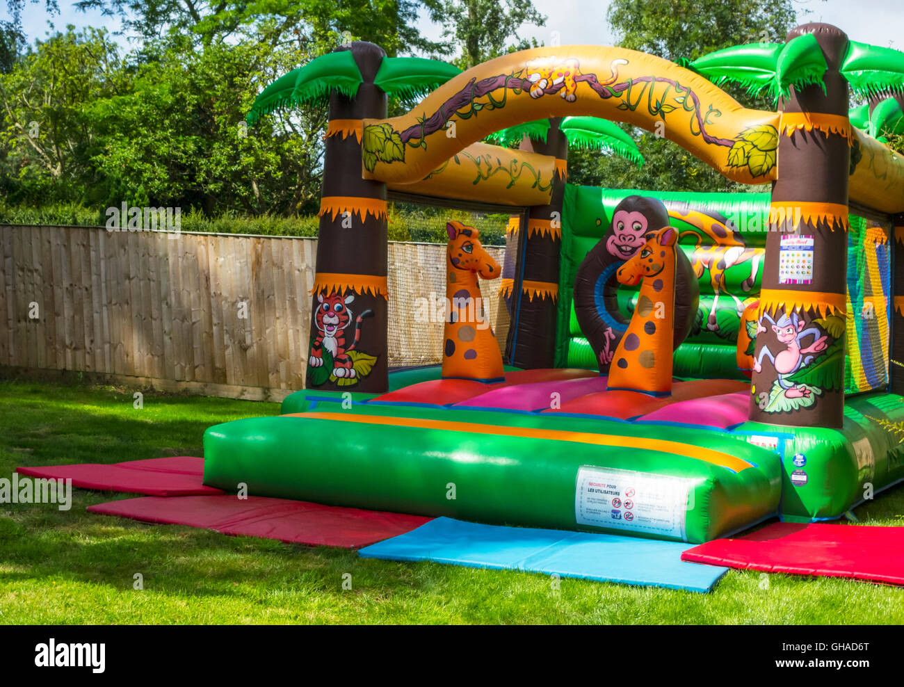 Children bouncy castle hi-res stock photography and images - Alamy