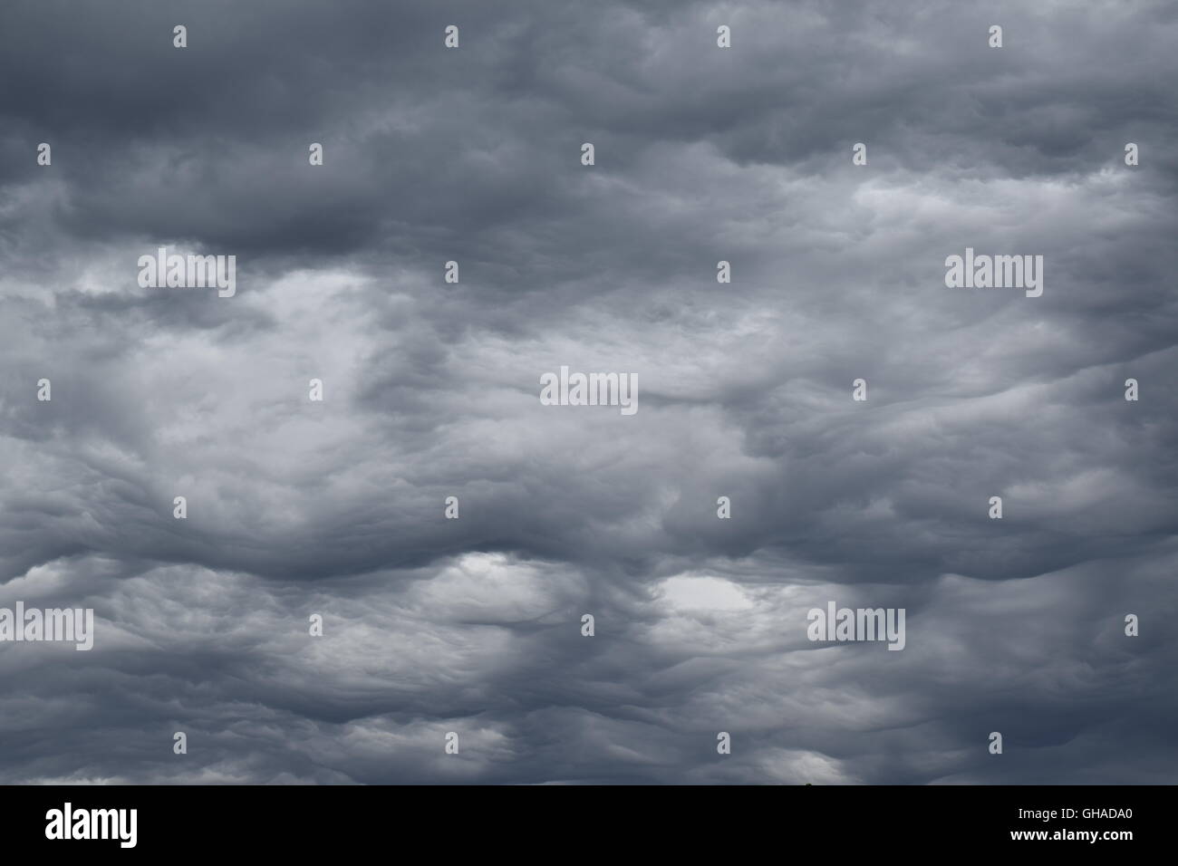 Undulatus asperatus clouds Stock Photo - Alamy