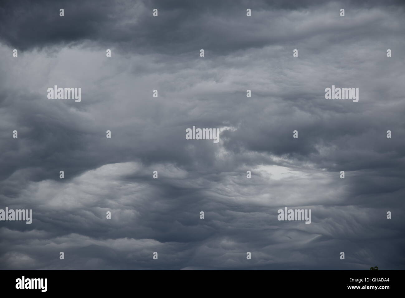 Undulatus asperatus clouds Stock Photo - Alamy