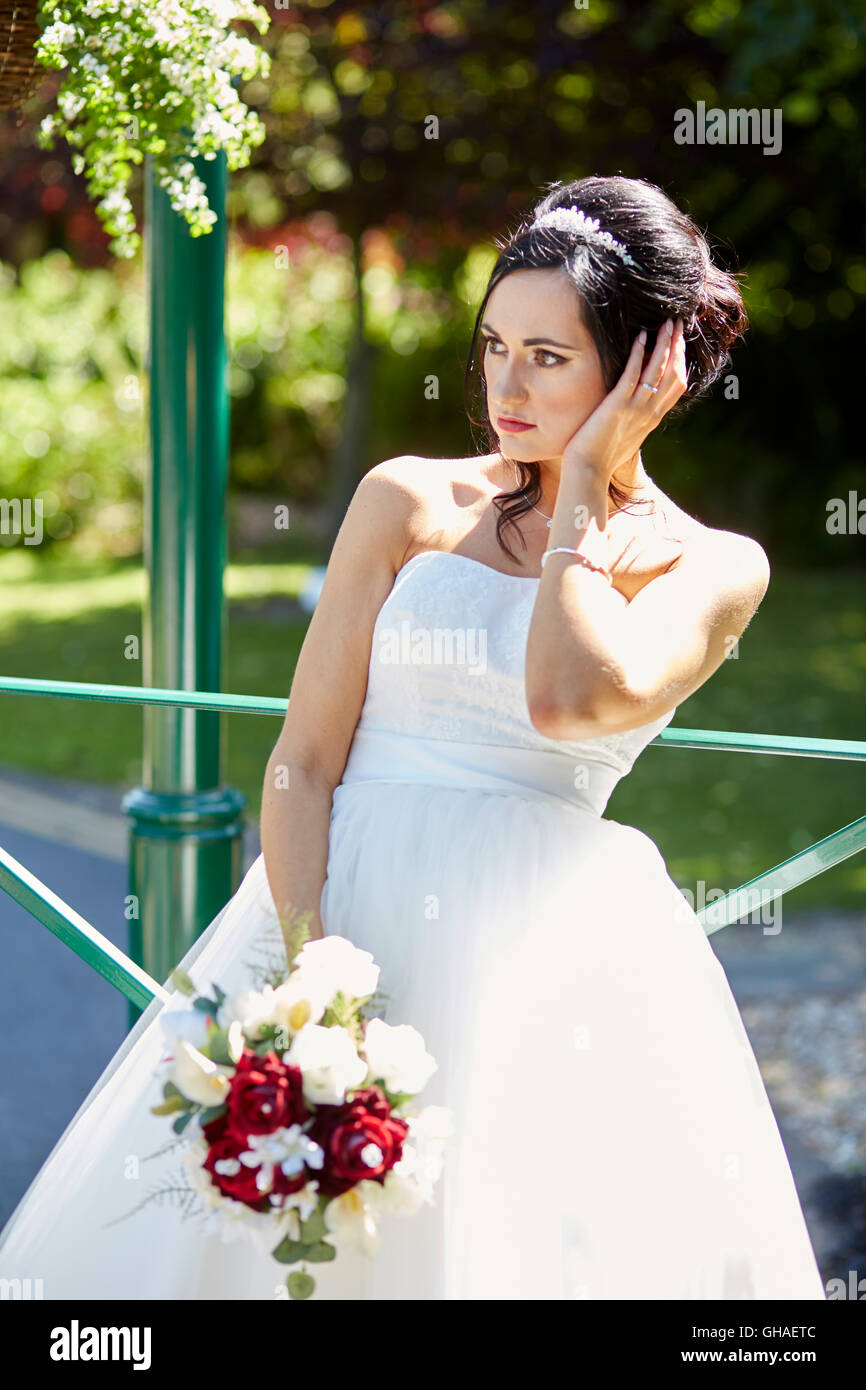 Crying Wedding Dress Stock Photos & Crying Wedding Dress Stock Images ...
