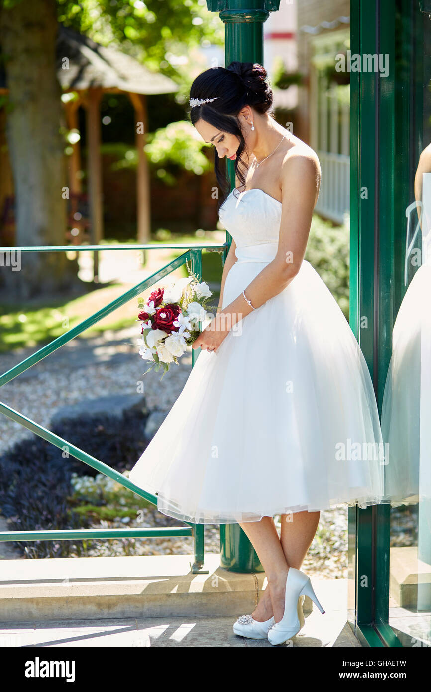 Crying Wedding Dress Stock Photos & Crying Wedding Dress Stock Images ...